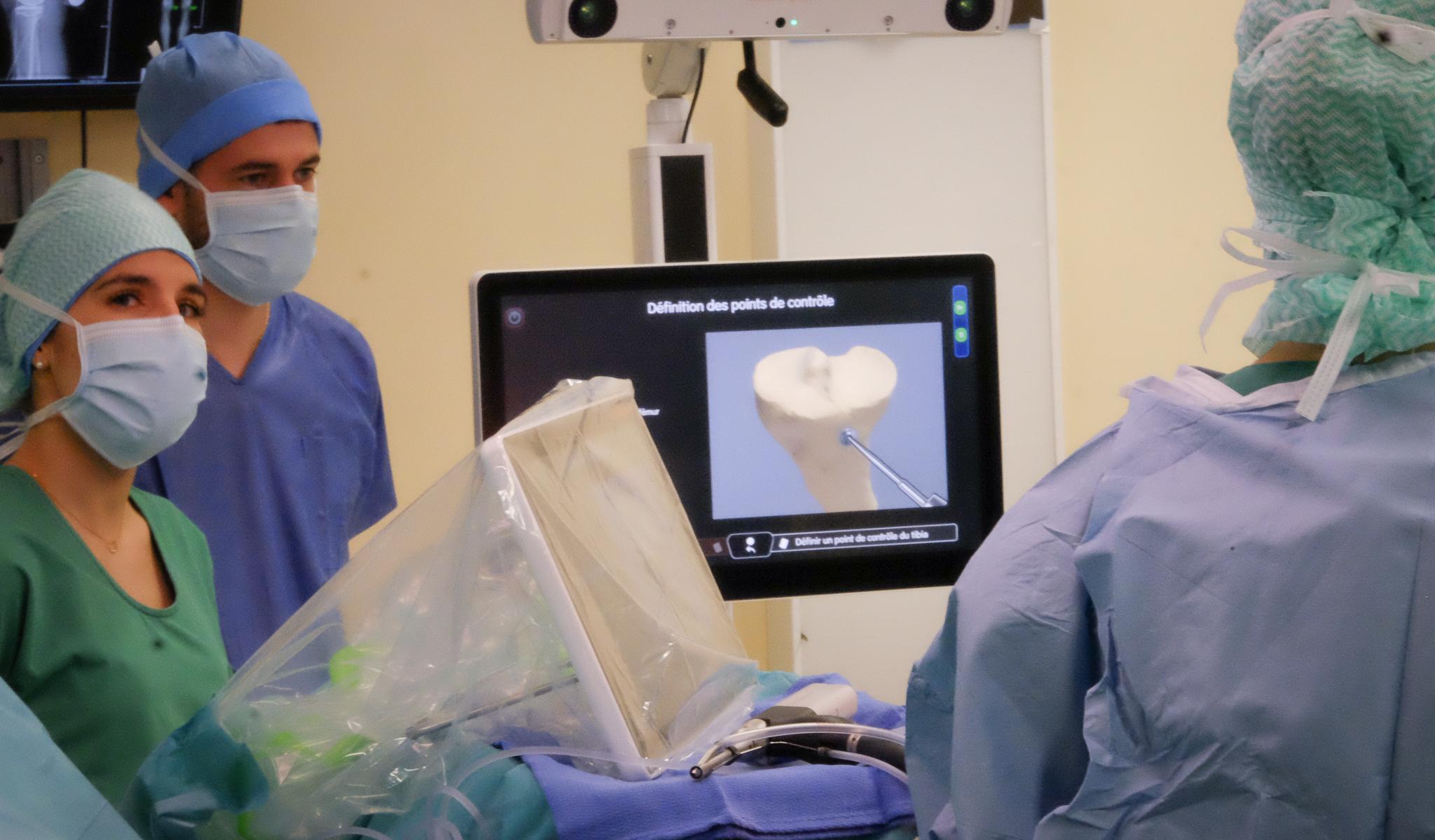 Un nouveau robot innovant dans le service de chirurgie orthopédique du ...